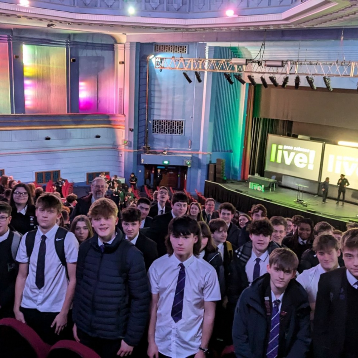 Alec Hunter Academy - INSPIRING THE SCIENTISTS OF TOMORROW - SCIENCE LIVE